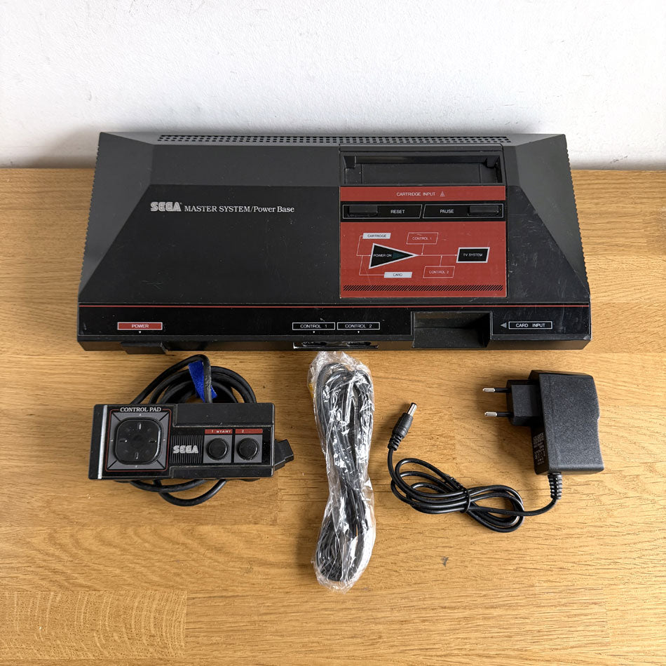 Sega Master System console with controller – Retromania